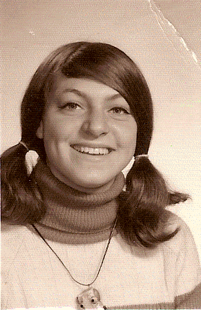 LEON'S HIDE-A-WAY FOLK CLUB